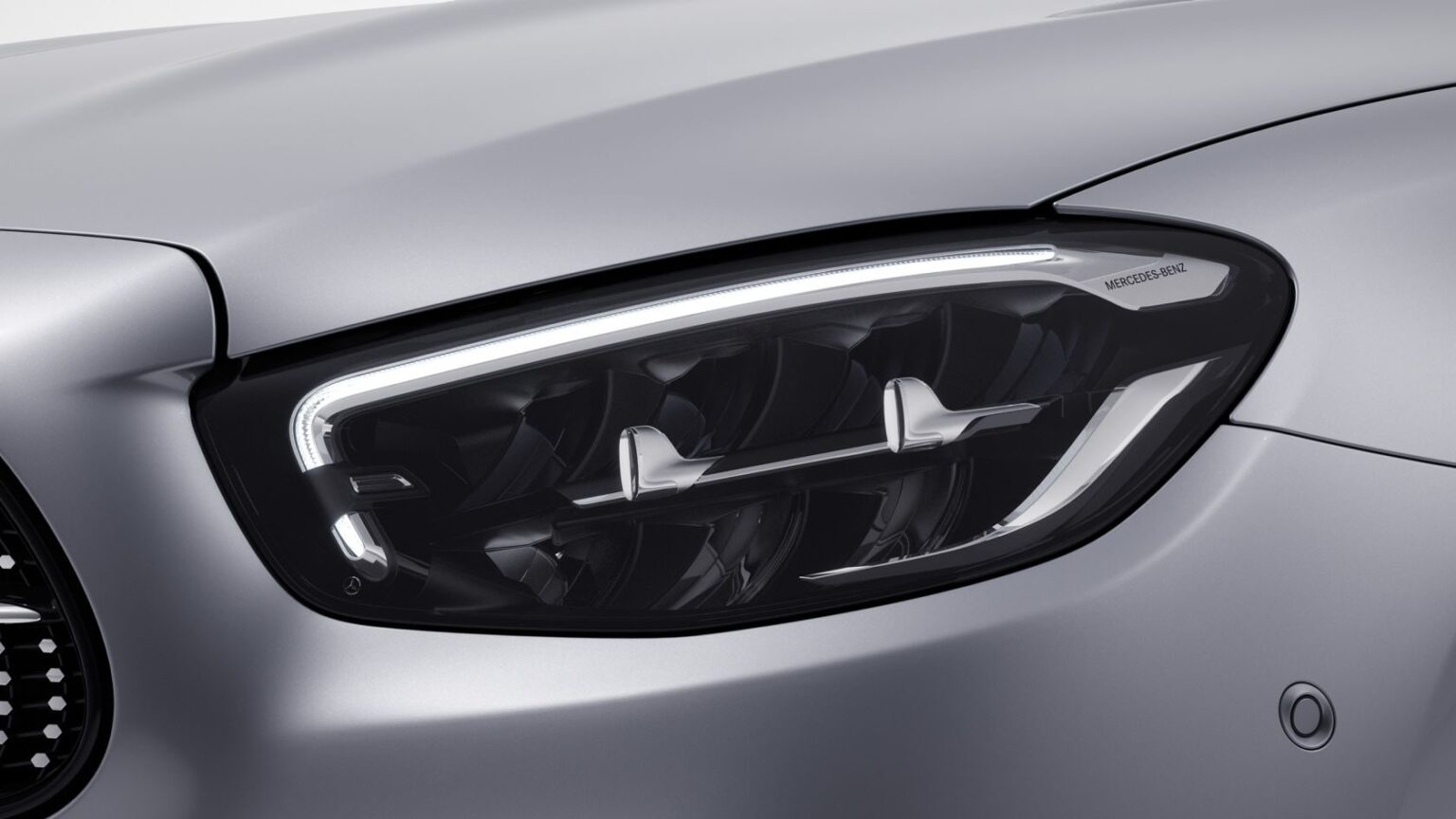 Descubre los Faros LED High Performance para Mercedes: Iluminación de ...